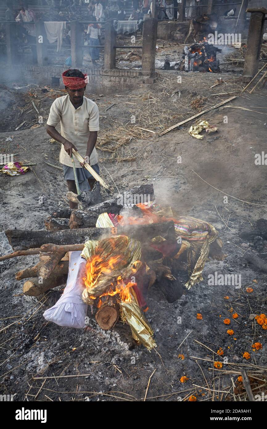 Varanasi, India, January 2008. Cremation ceremony in Manikarnika, the ...