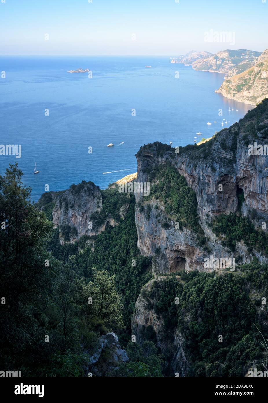 Gulf of naples sea cliffs hi-res stock photography and images - Alamy