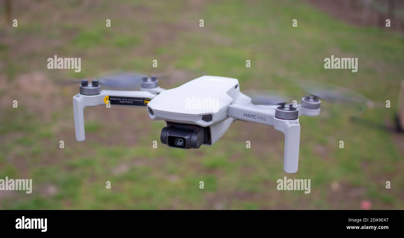 Dji mini 2 video hi-res stock photography and images - Alamy