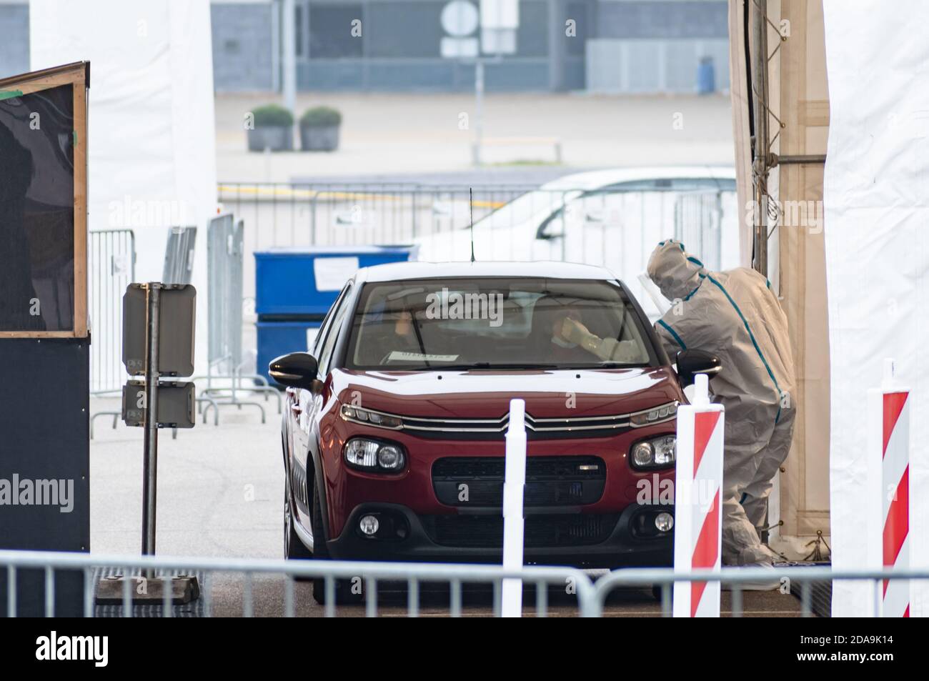 Mobile testing station tent, hot spot for swab test during Coronavirus ...