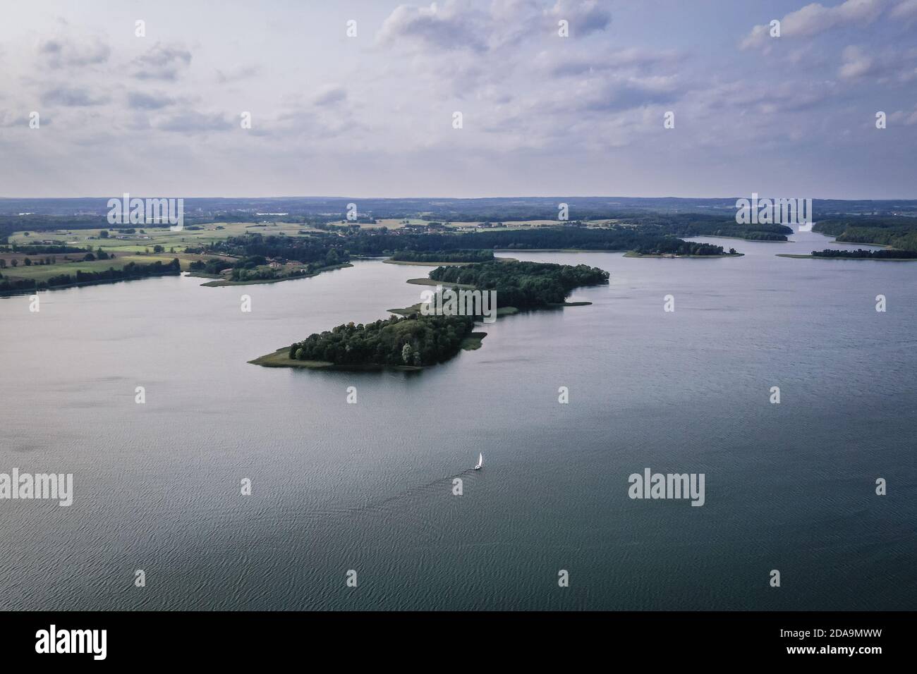 Lake in 4k hi-res stock photography and images - Alamy