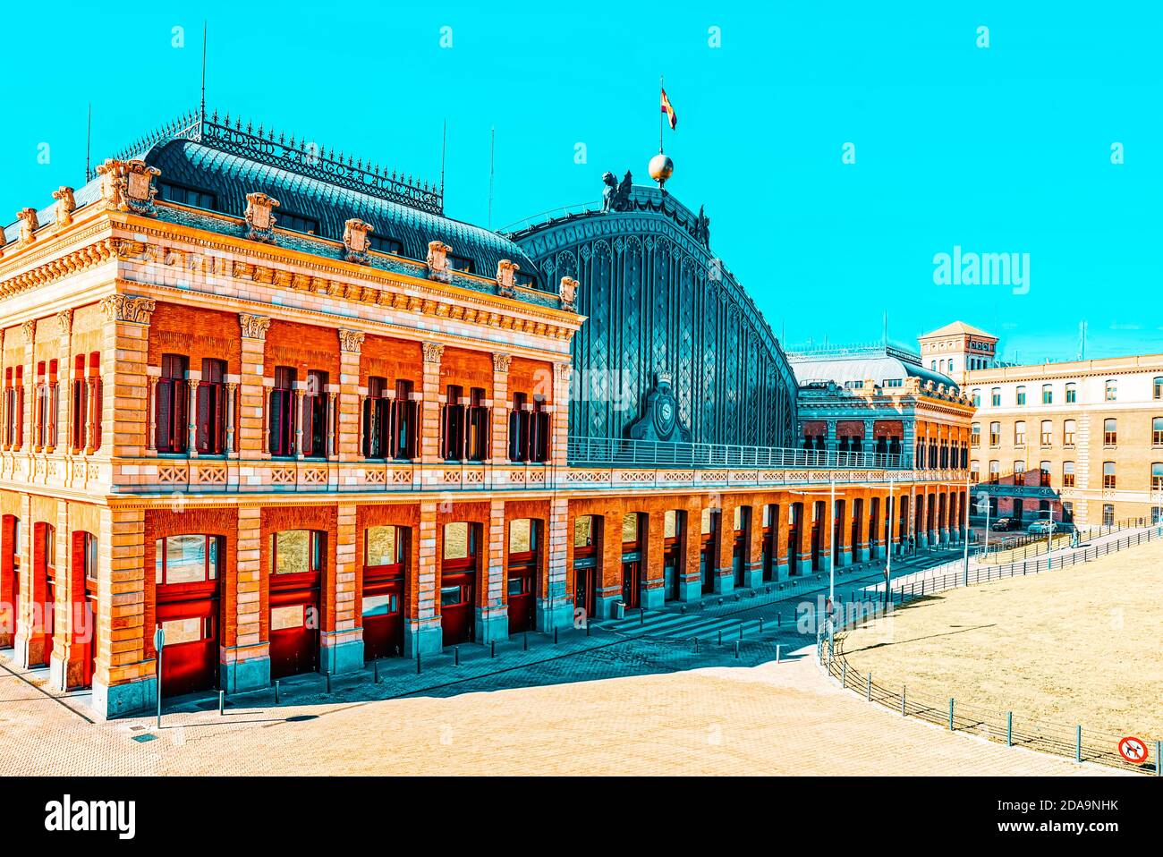Central station atocha hi-res stock photography and images - Alamy