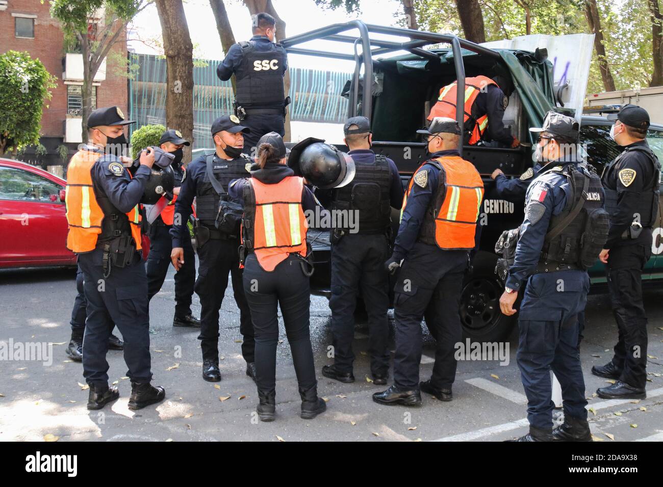 Police woman mexico hi-res stock photography and images - Alamy