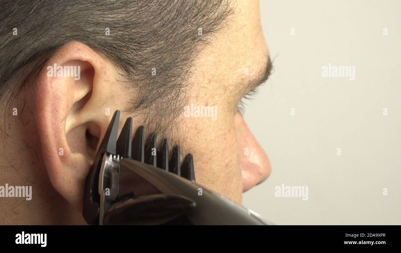 Mens styling hi-res stock photography and images - Alamy