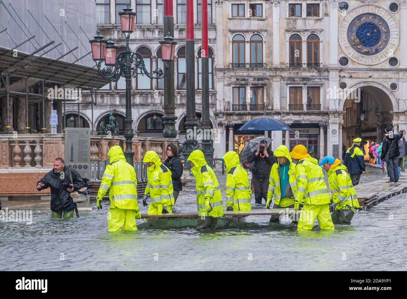 Exceptional high tide in venice Stock Photo - Alamy