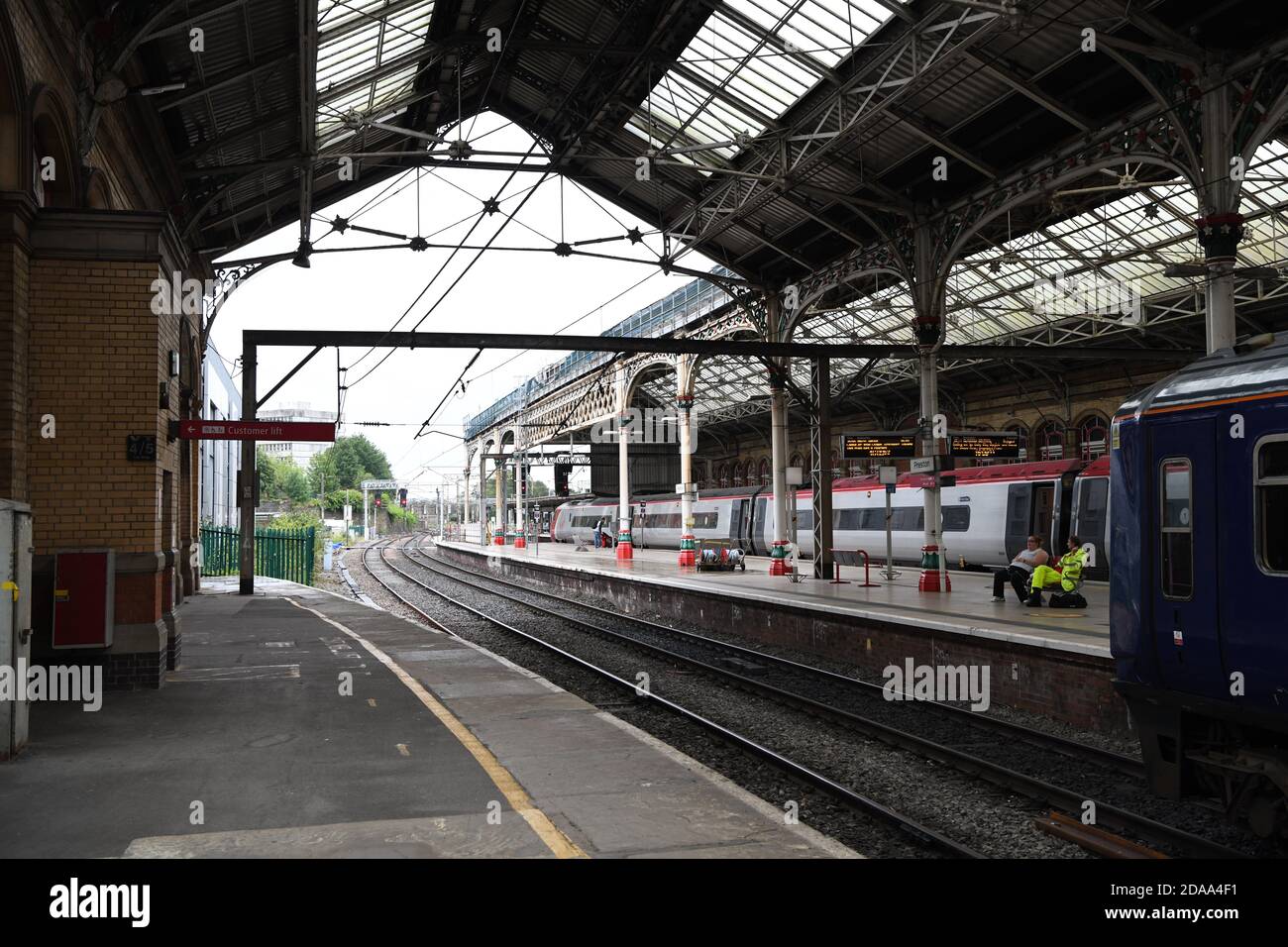 Preston Railway Station Stock Photo - Alamy