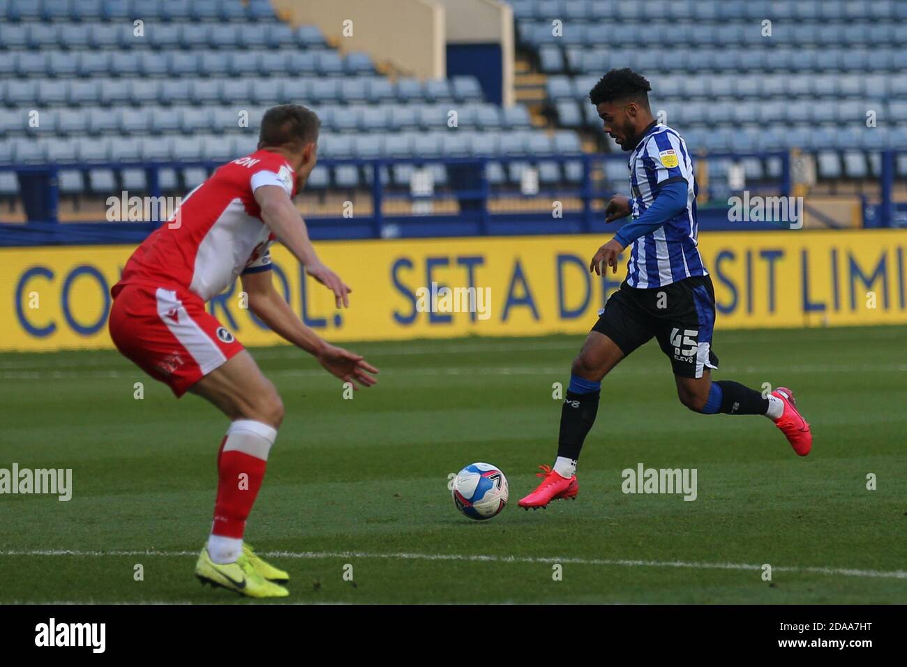 Elias Kachunga #45 of Sheffield Wednesday in action during the game ...