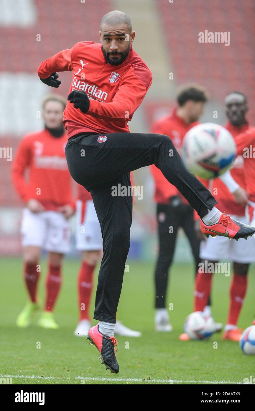 Football shooting practice hi-res stock photography and images - Alamy