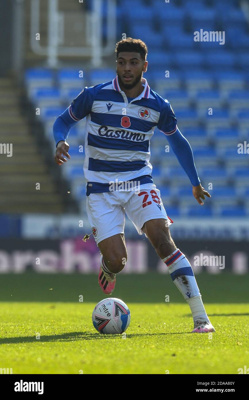 Lucas Joao #18 of Reading with the ball Stock Photo - Alamy