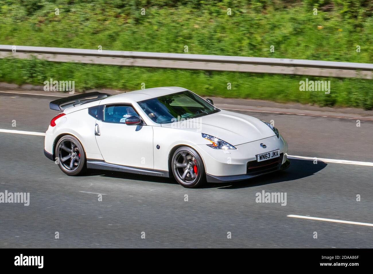 370z Nismo White