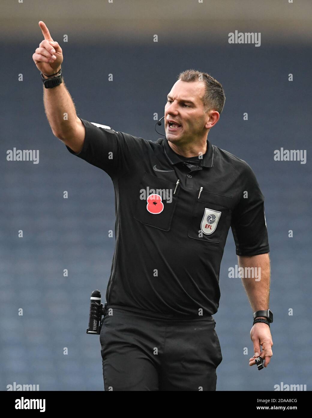 Referee tim robinson hi-res stock photography and images - Alamy