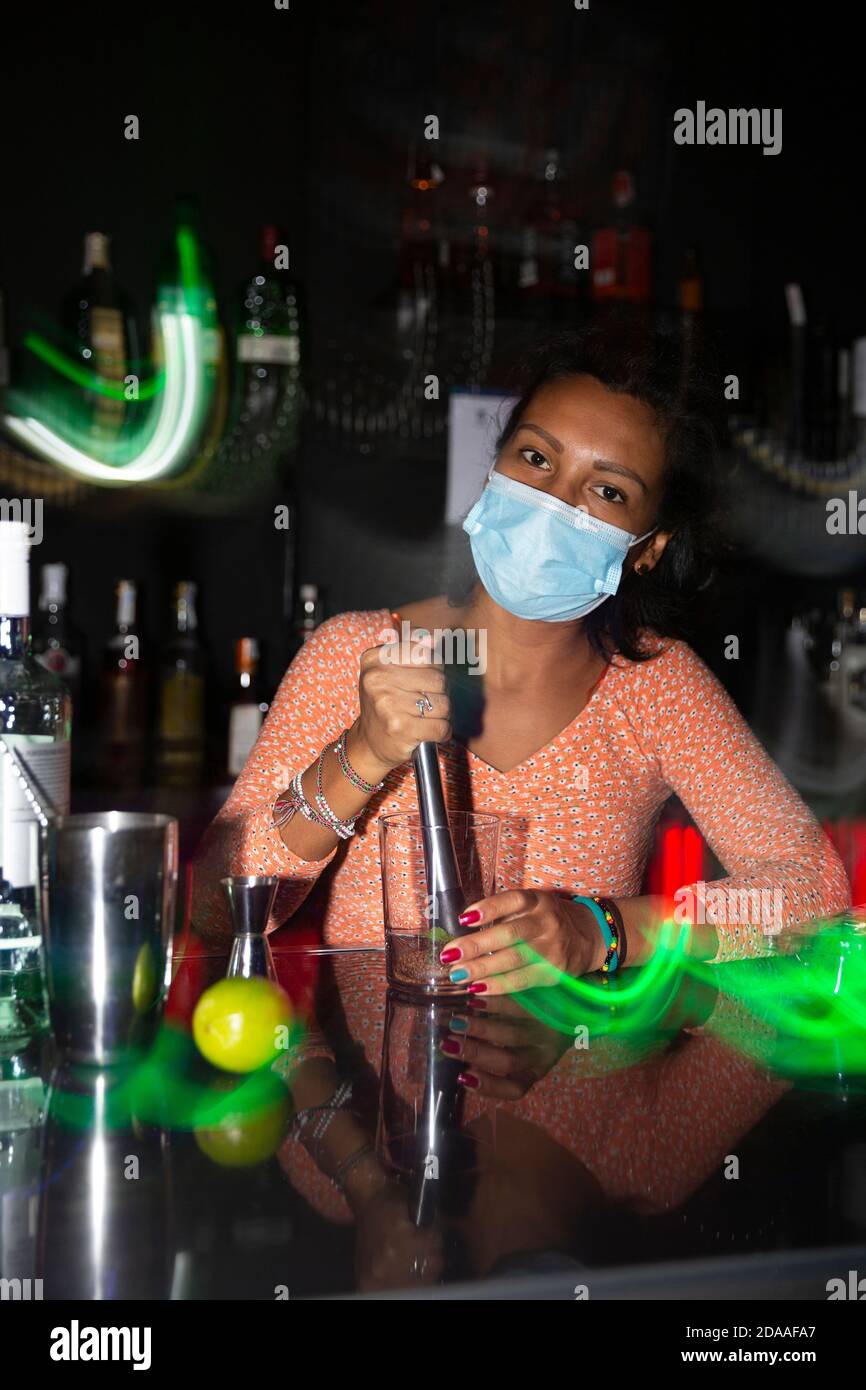 Cocktail waitress hi-res stock photography and images - Alamy