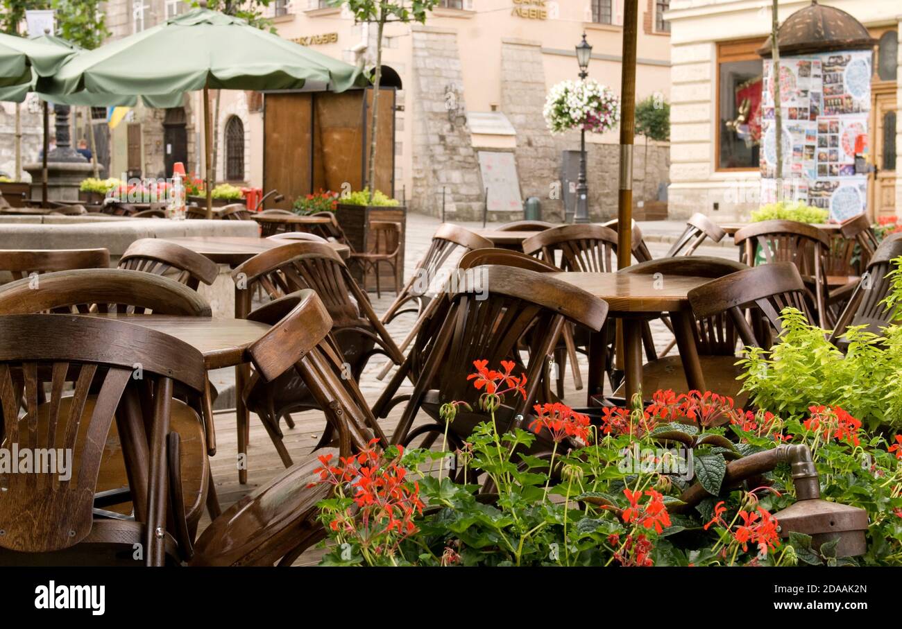 Closed cafe terrace hi-res stock photography and images - Alamy