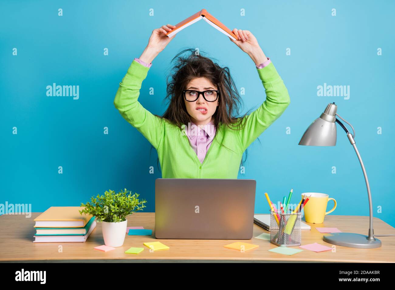 Pupil puzzled computer hi-res stock photography and images - Alamy