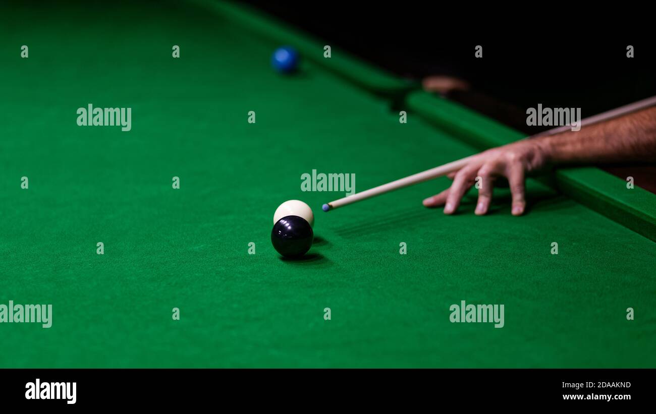 Hand snooker balls hi-res stock photography and images - Alamy