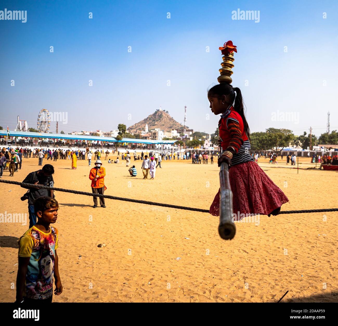 Rope acrobatics hi-res stock photography and images - Alamy