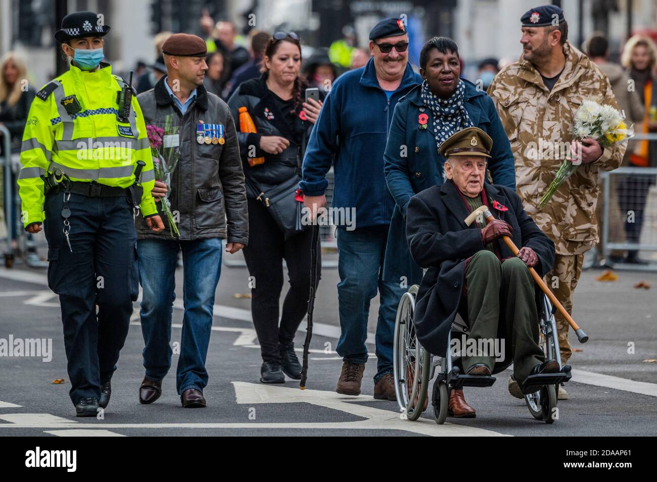 London, UK. 11th Nov, 2020. Veterans, incl Dr Max Gammon a veteran of ...
