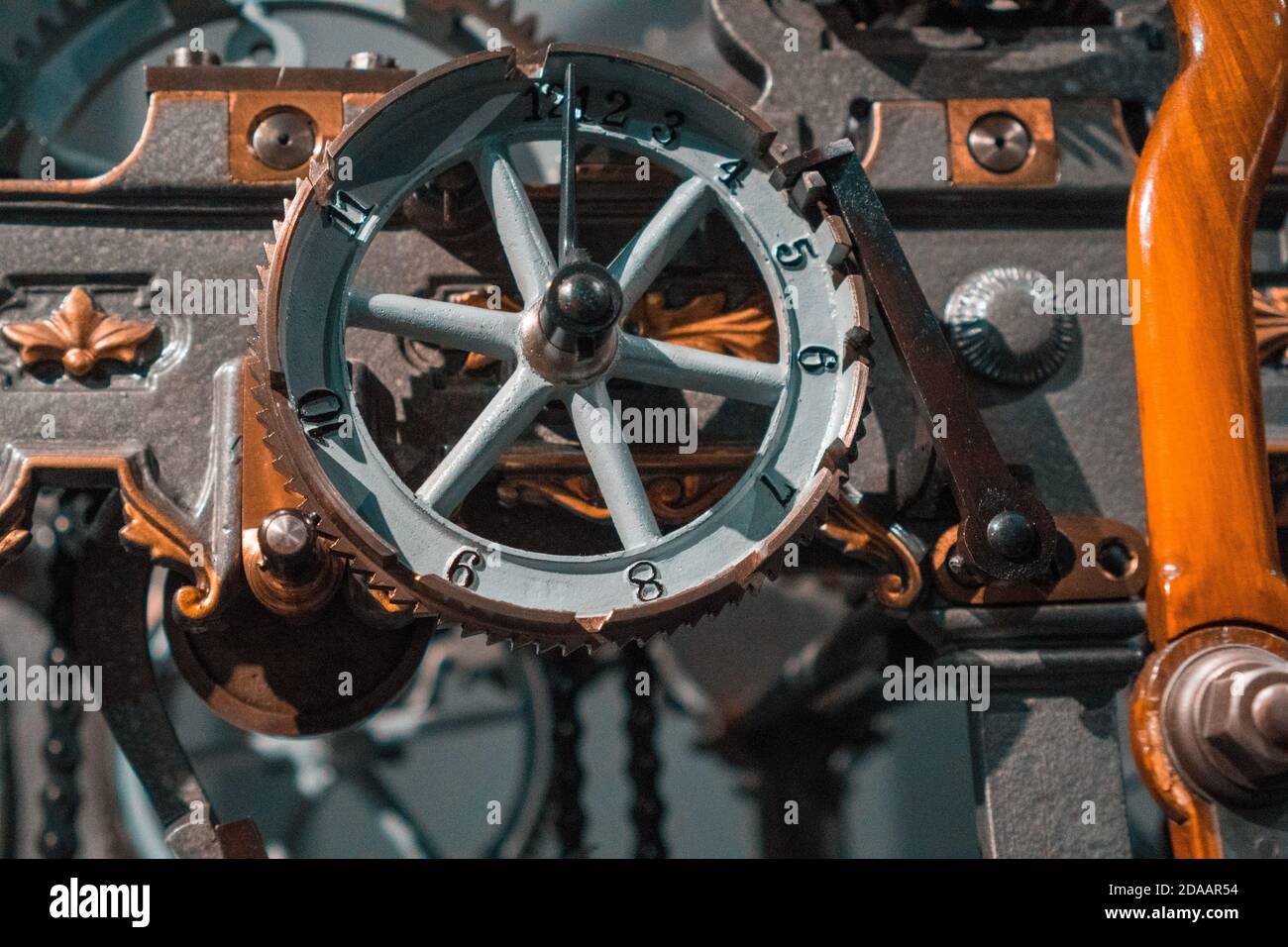 Mechanical clock movements hi-res stock photography and images - Alamy
