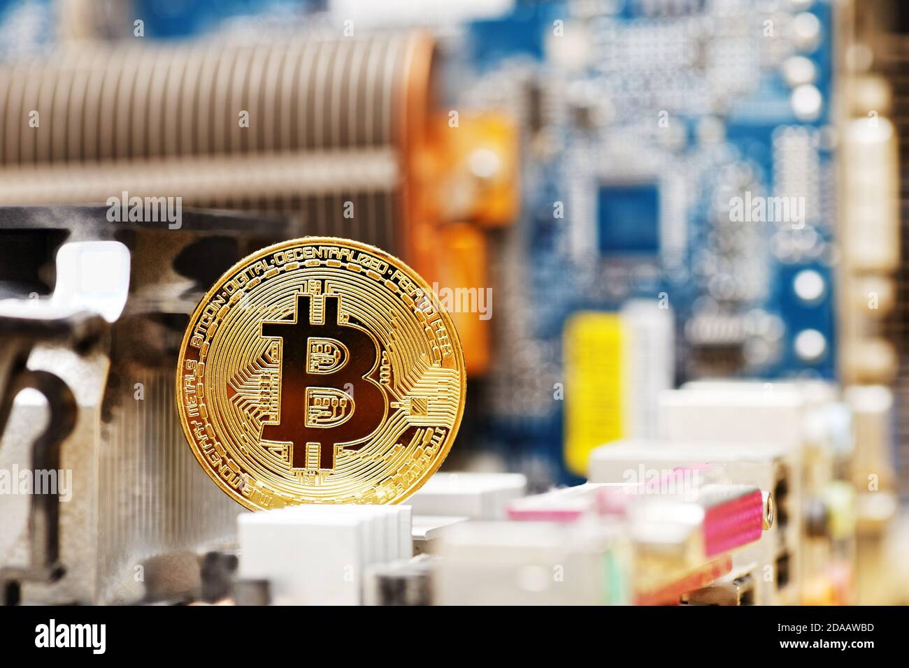 Golden computers hi-res stock photography and images - Alamy