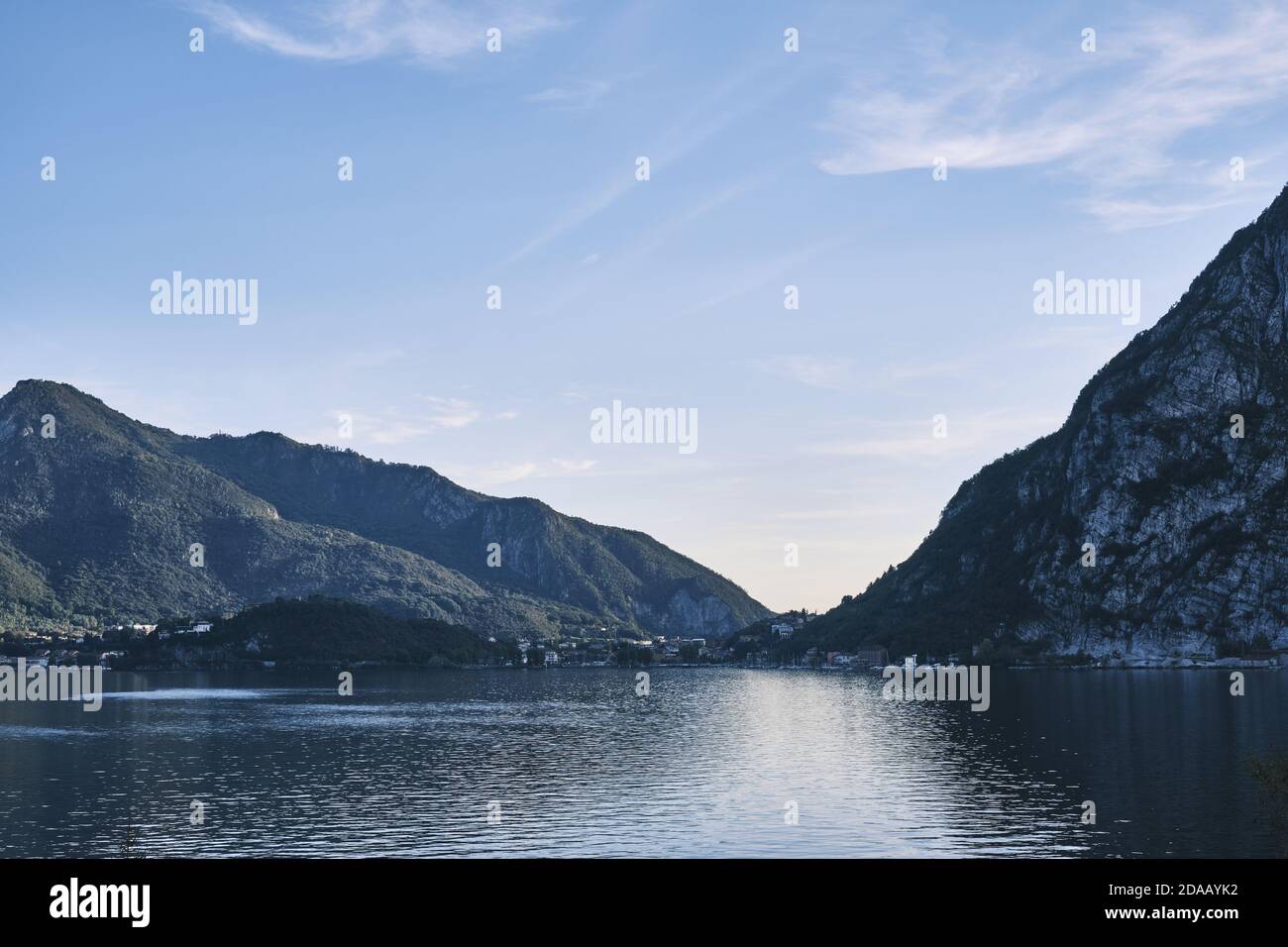 Lake commo hi-res stock photography and images - Alamy