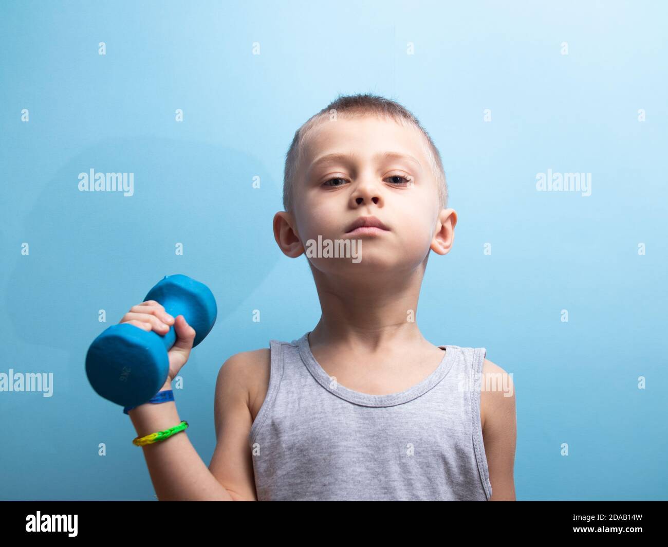 Lifting heavy weight child hi-res stock photography and images - Alamy