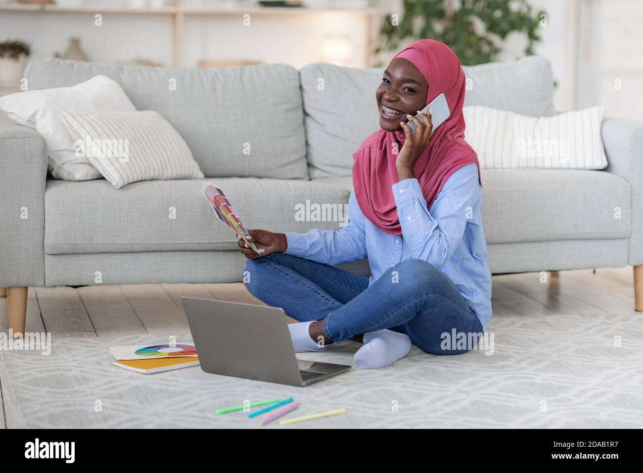 Remote work muslim women hi-res stock photography and images - Alamy
