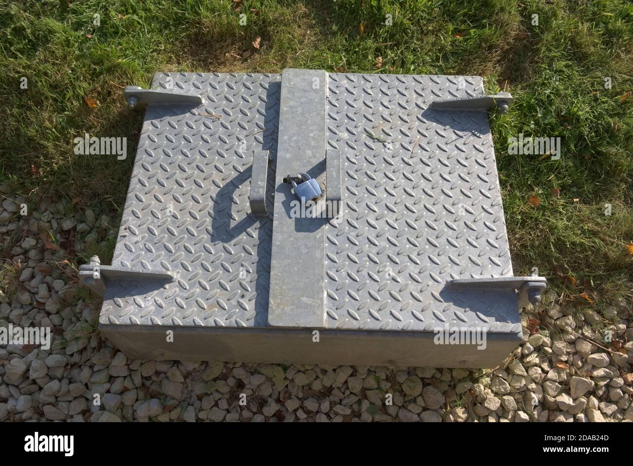 Manhole lock hi-res stock photography and images - Alamy