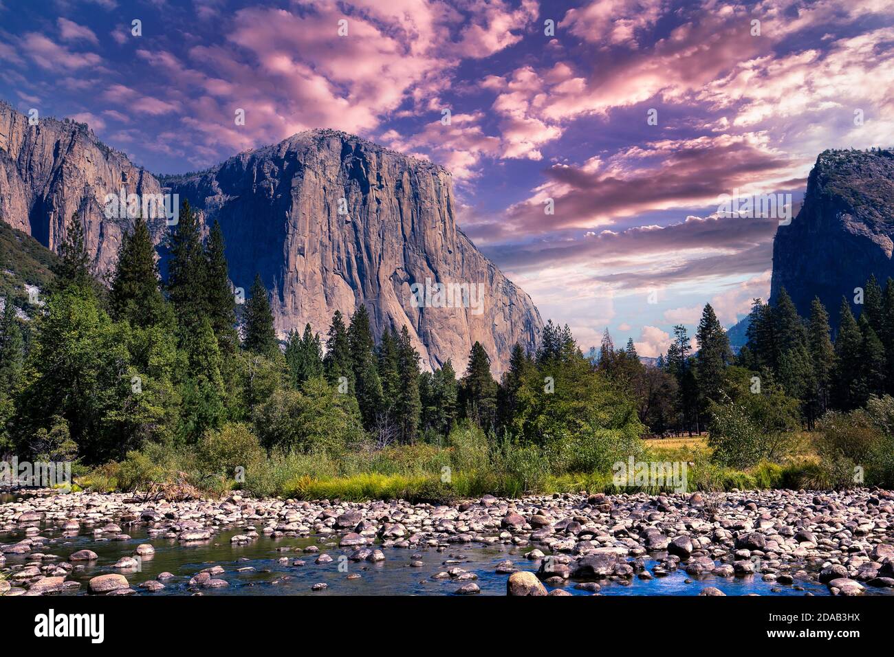 World famous rock climbing wall of El Capitan, Yosemite national park ...