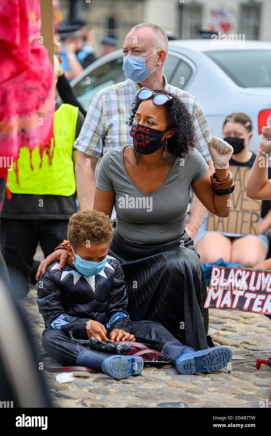 Blm mask hi-res stock photography and images - Alamy