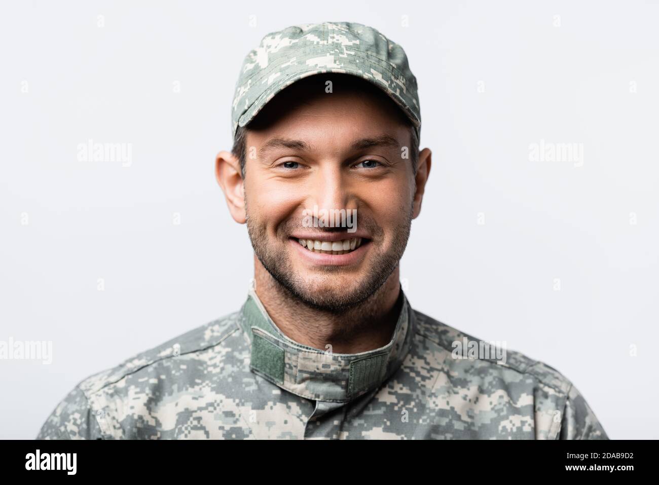 happy military man in uniform and cap smiling isolated on white Stock ...