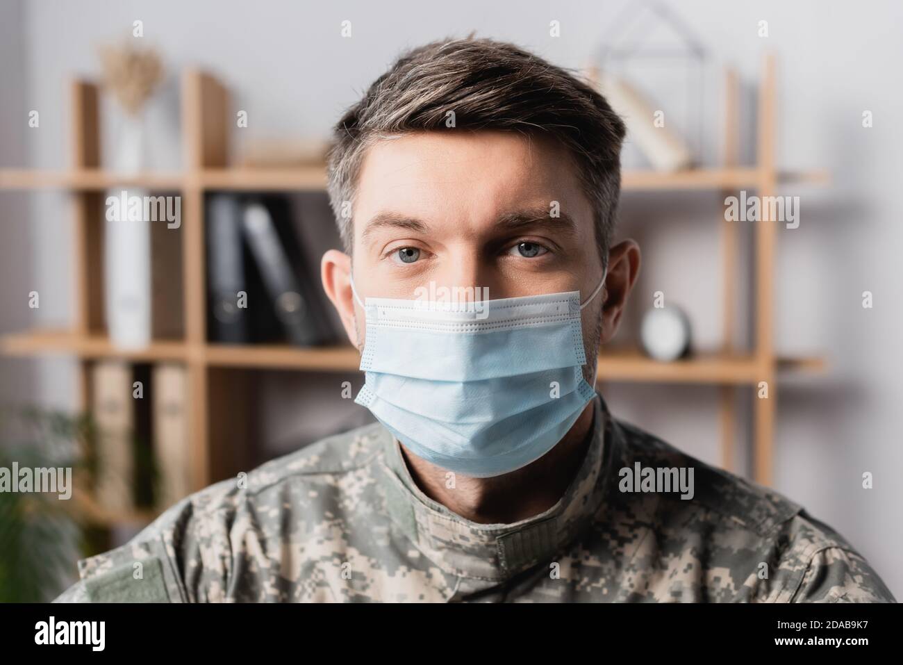 Military in uniform looking camera hi-res stock photography and images ...