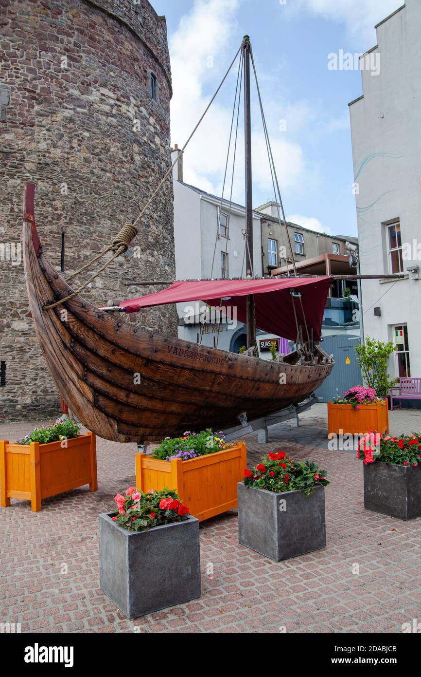 Vadrarfjordr Replica Viking Ship Stock Photo - Alamy