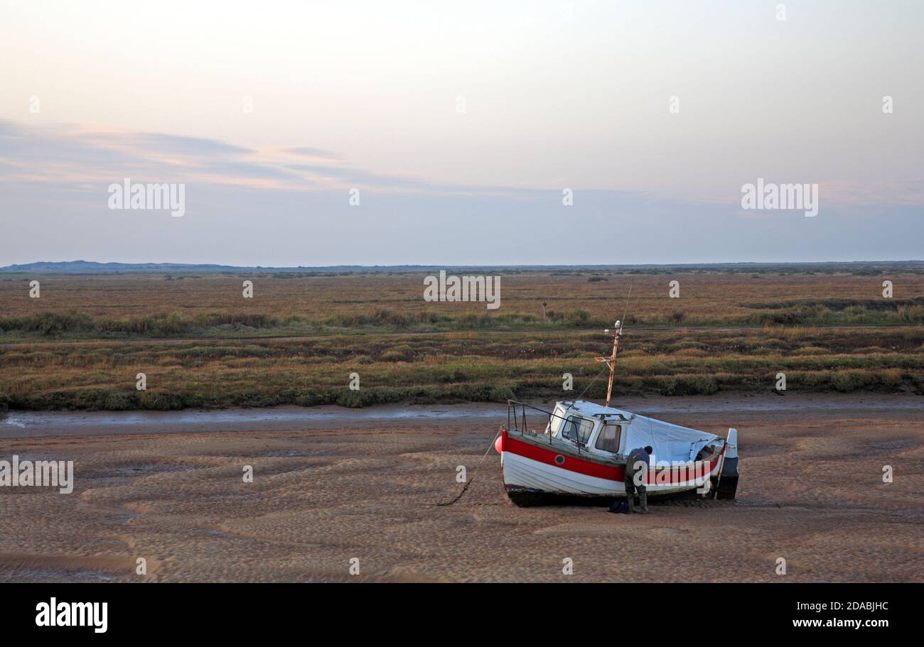 Beached boat hi-res stock photography and images - Alamy