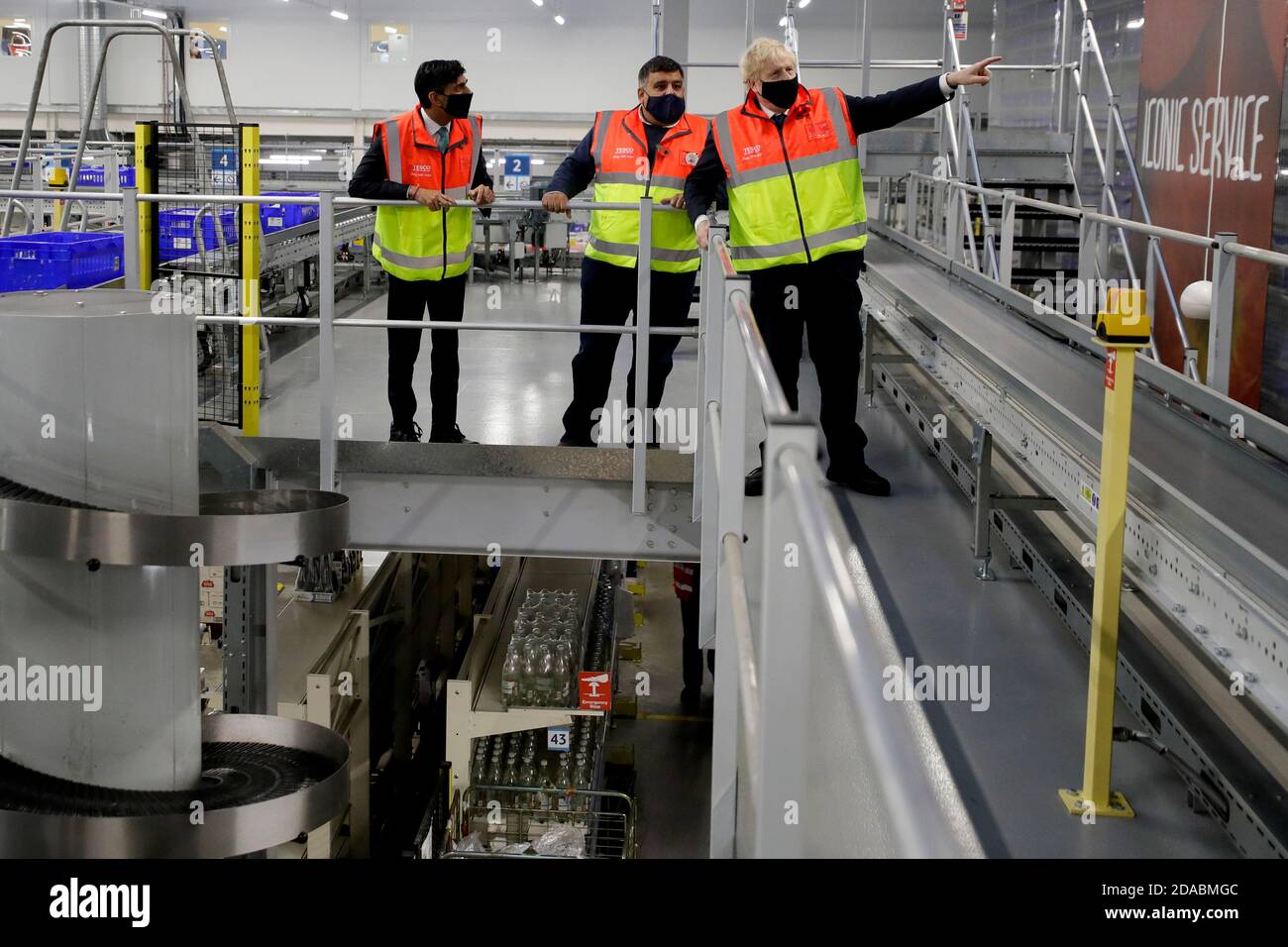 Tesco distribution centre hi-res stock photography and images - Alamy