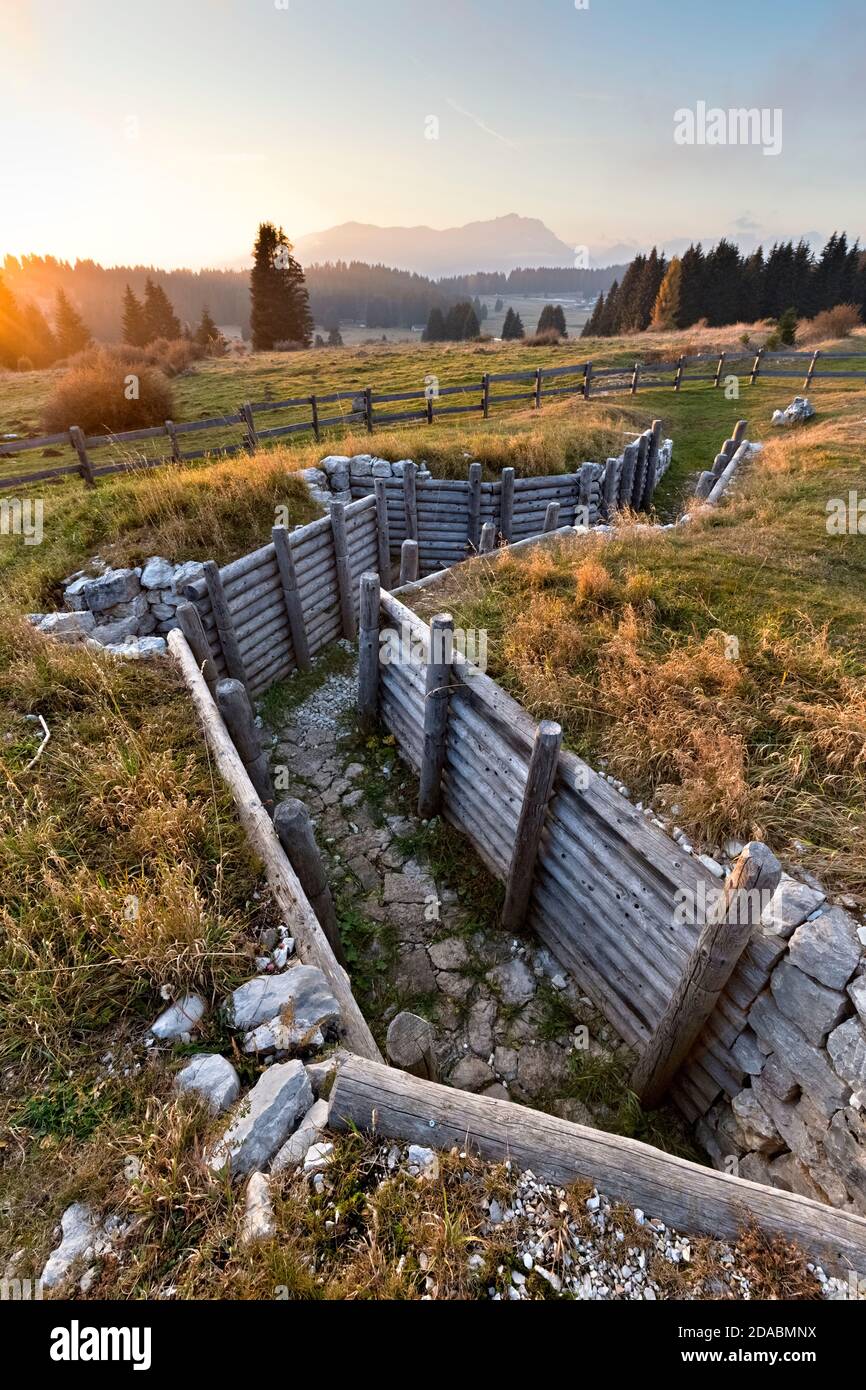 Trenches ww1 hi-res stock photography and images - Alamy