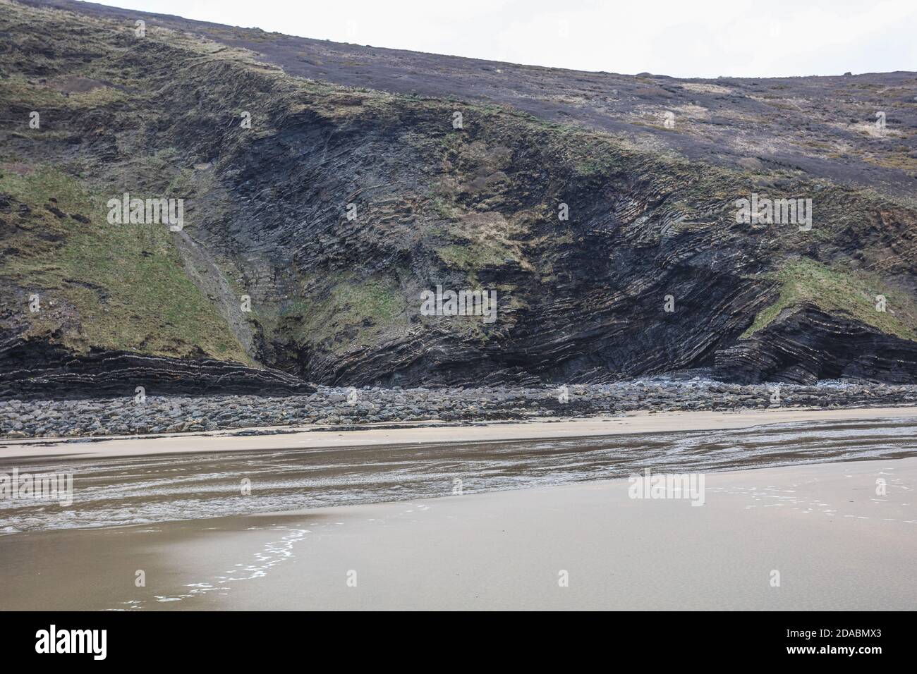 Dark grey shales hi-res stock photography and images - Alamy