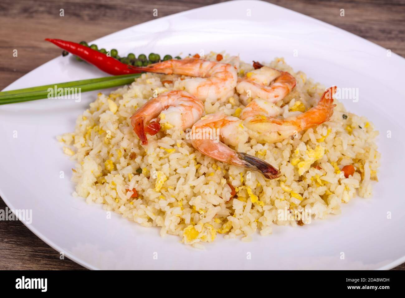 Thai style fried rice with prawn and egg Stock Photo - Alamy