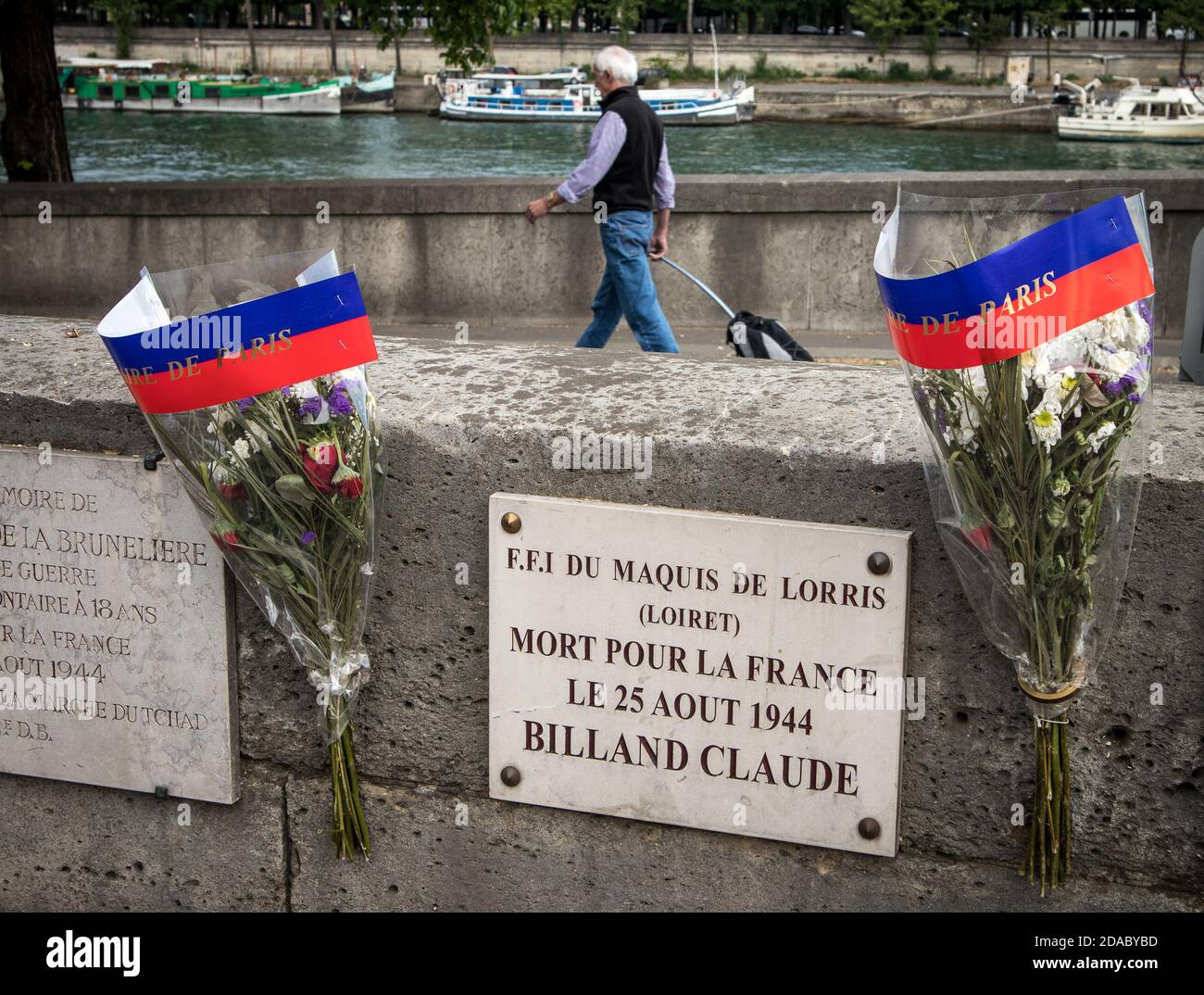 Memorial plaque for soldiers who died for France along the Seine river ...
