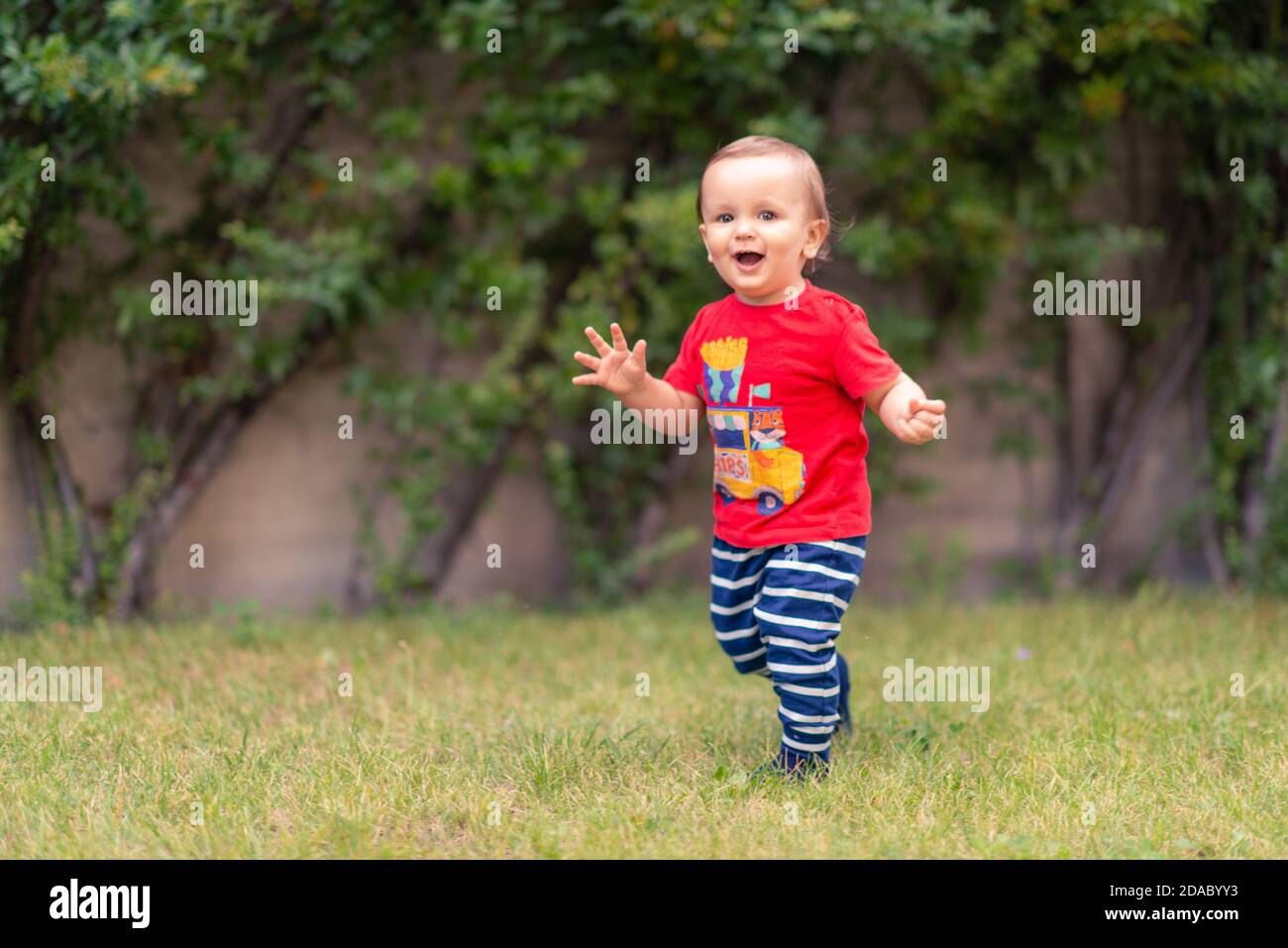 Baby portraits outdoors hi-res stock photography and images - Alamy