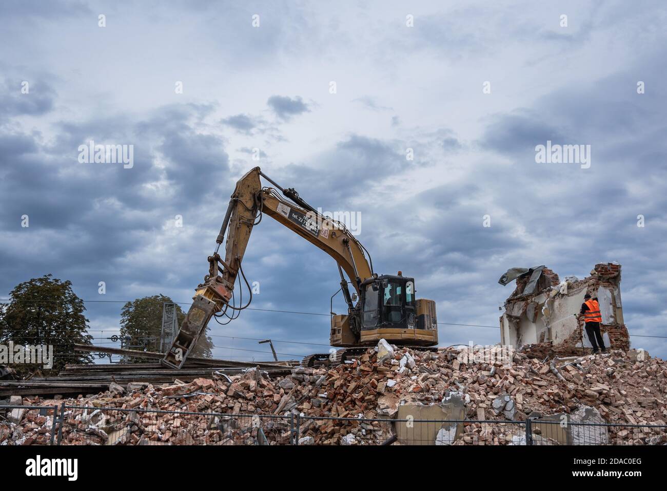 Demolition excavator hi-res stock photography and images - Alamy