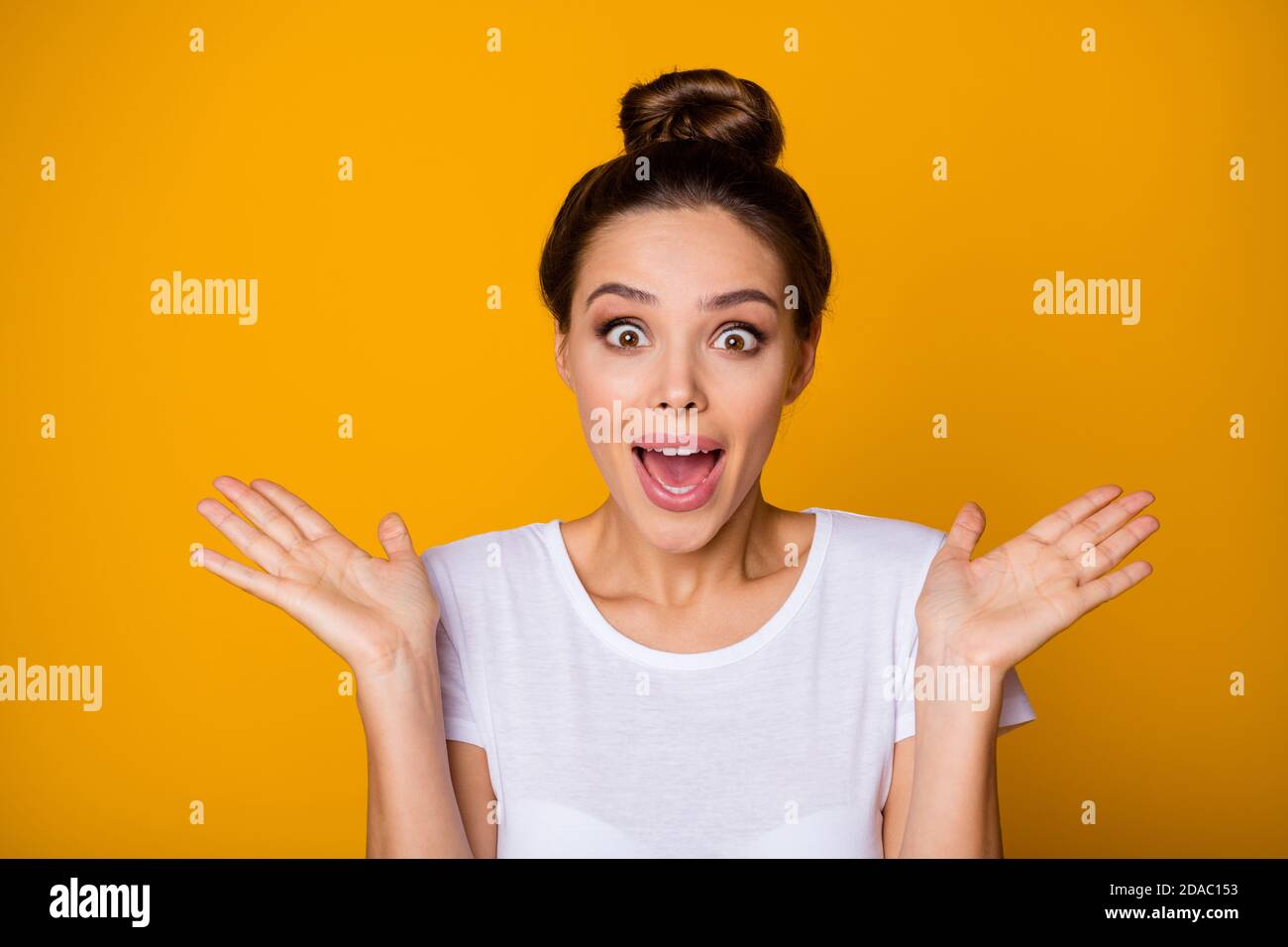 Portrait of astonished funny crazy girl impressed by want gift present ...