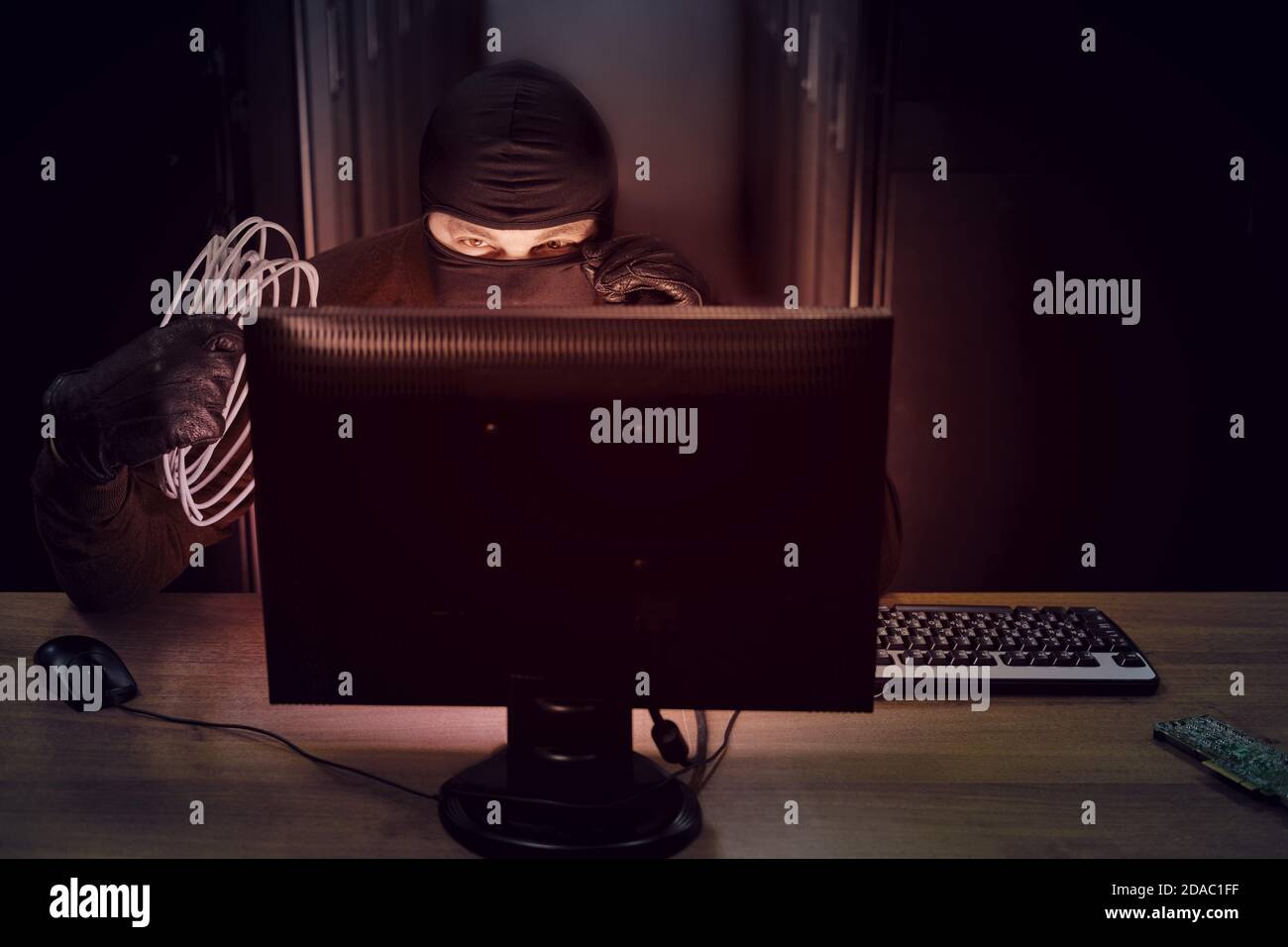 Black network server wires hi-res stock photography and images - Alamy