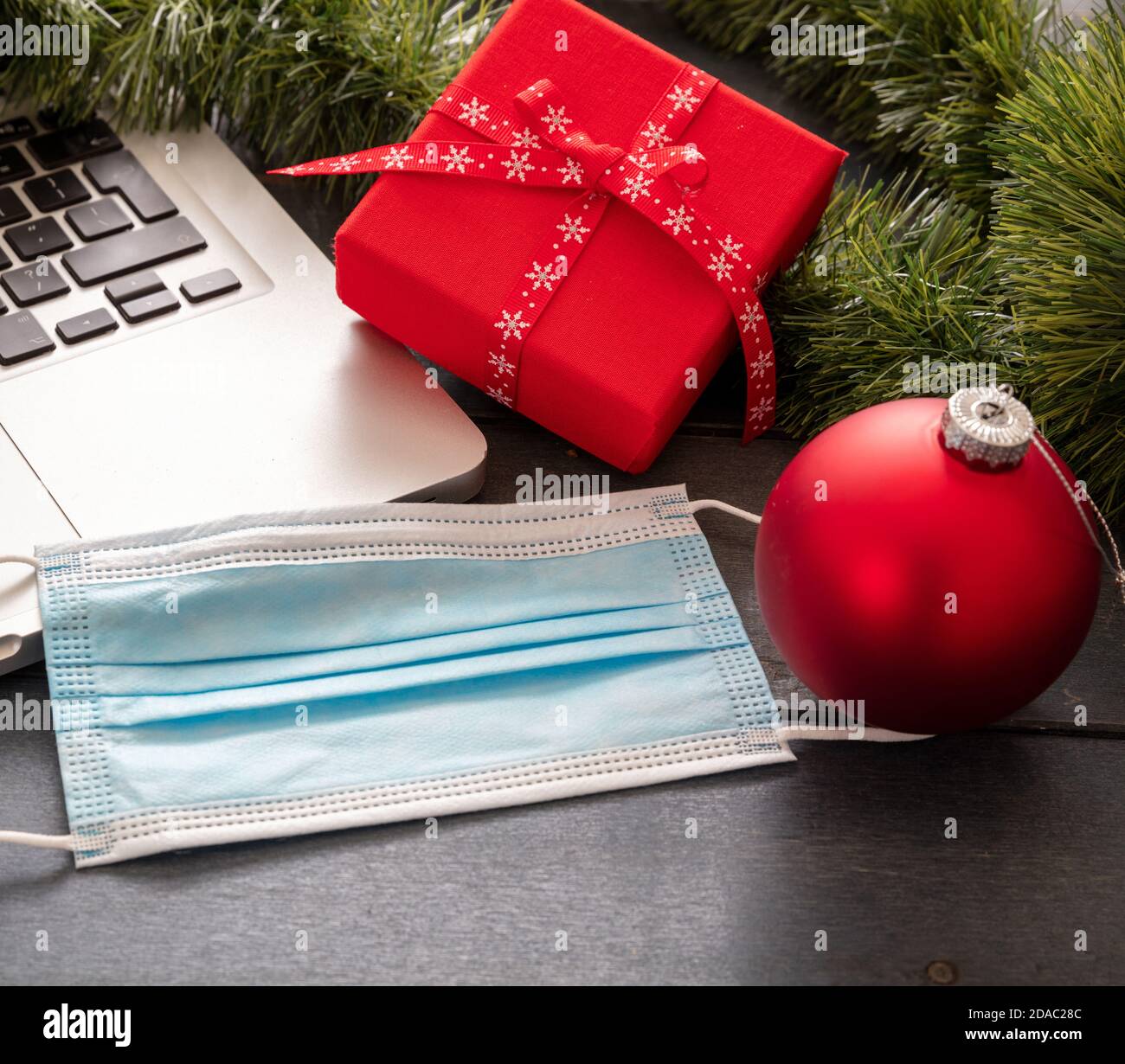 Christmas lockdown, office closed, covid 19 pandemic. Protective mask ...