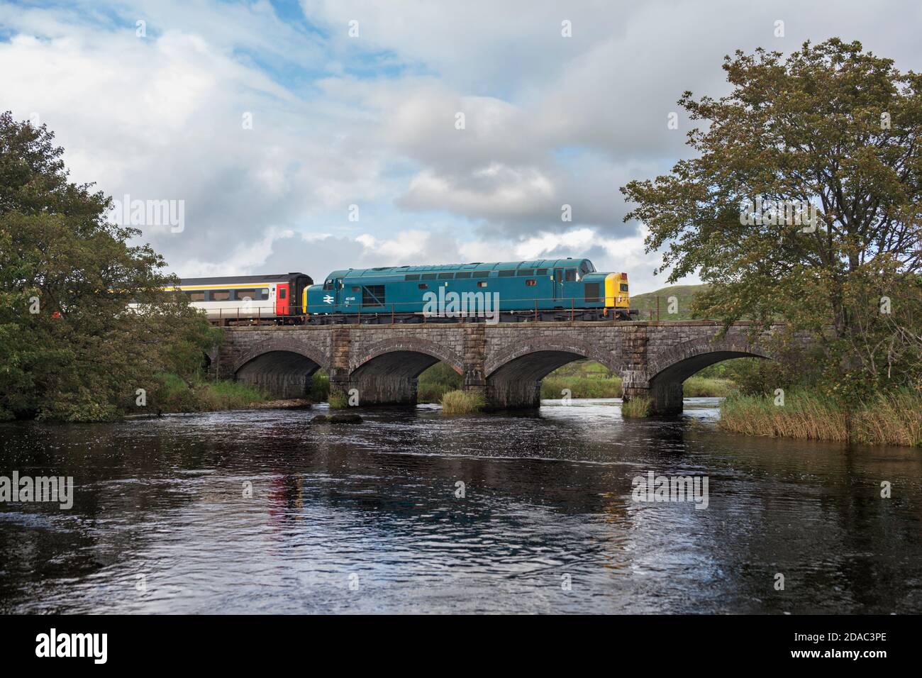Preserved class 40 diesel locomotive 40145 crossing Helwith Bridge ...
