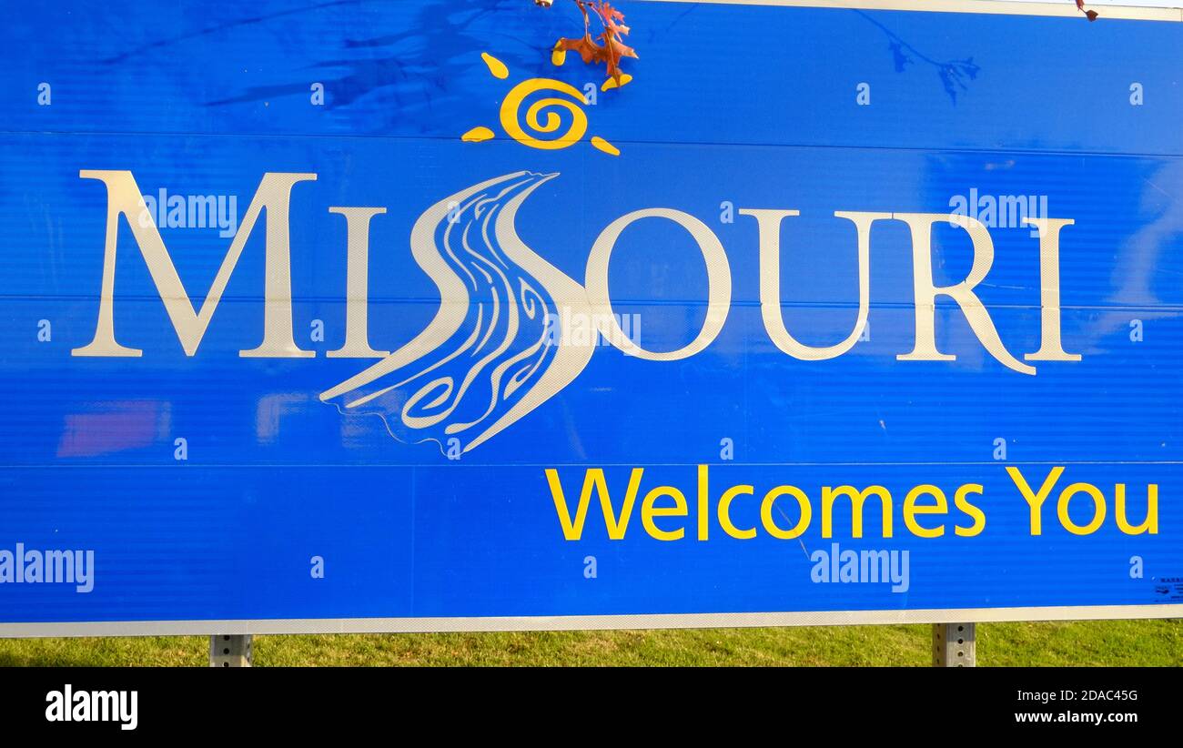 State of Missouri welcome sign Stock Photo - Alamy