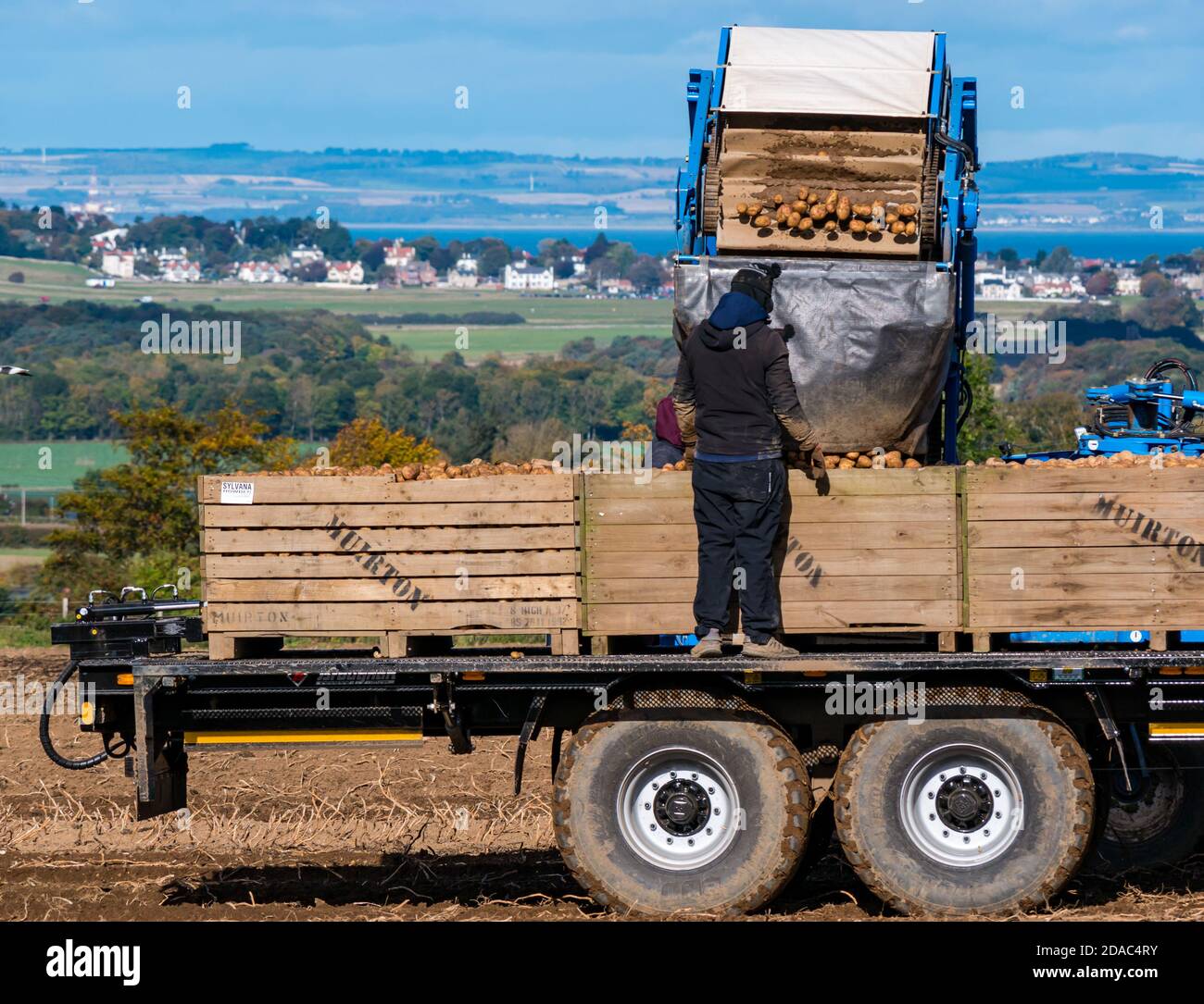 Worker view hi-res stock photography and images - Alamy