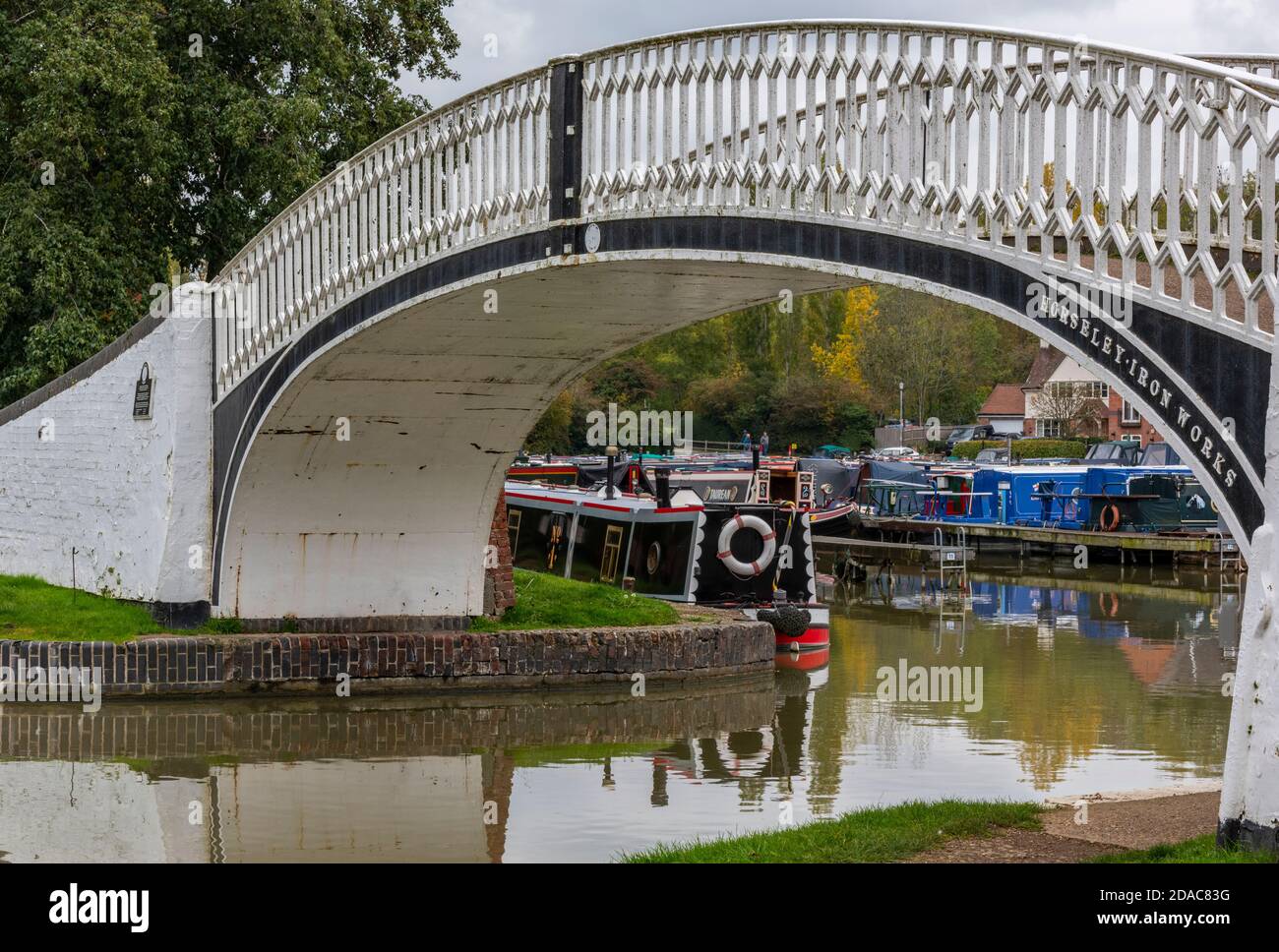 Entry to braunston marina hi-res stock photography and images - Alamy