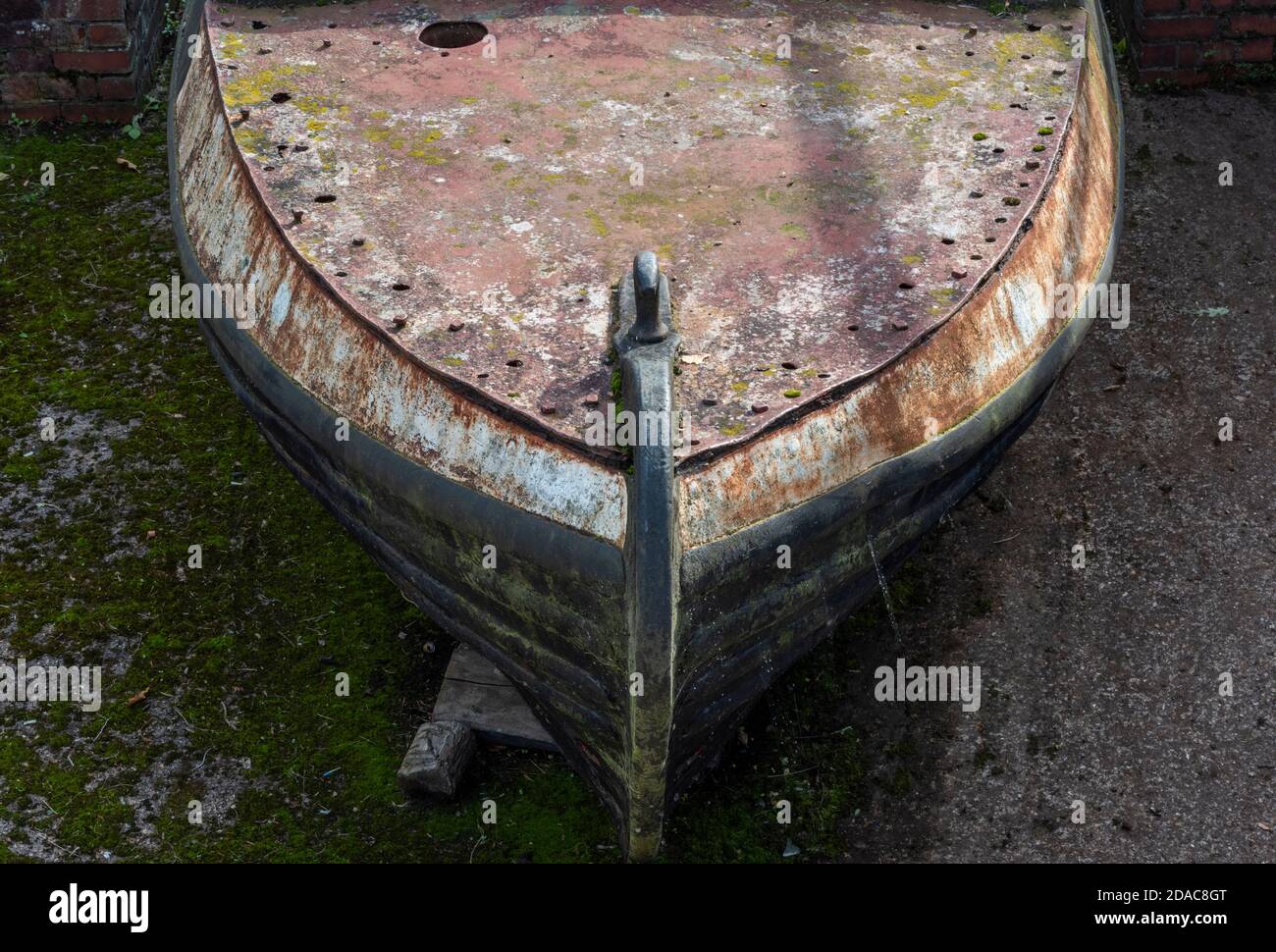Rusting canal barge hi-res stock photography and images - Alamy