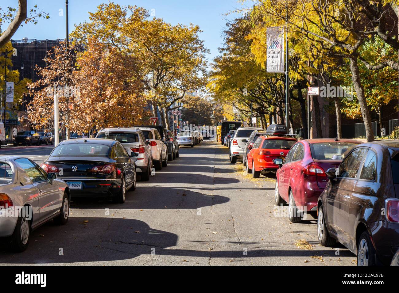 Its crowded on both sides hi-res stock photography and images - Alamy