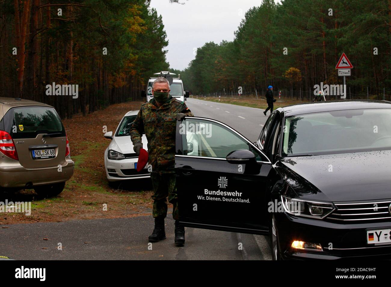 Oberst Klaus Finck, Kommandeur Landeskommando Sachsen, Bundeswehr beim Pressetermin: Sachsen ...